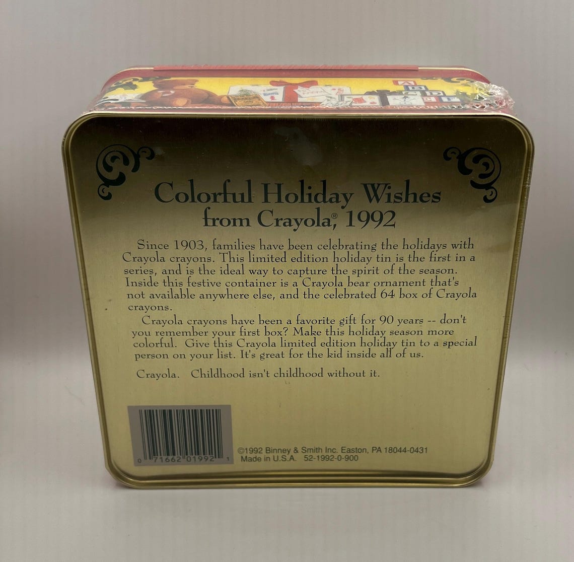 Vintage 1992 Crayola Collectible Holiday Tin With 64 Crayola Crayons ...