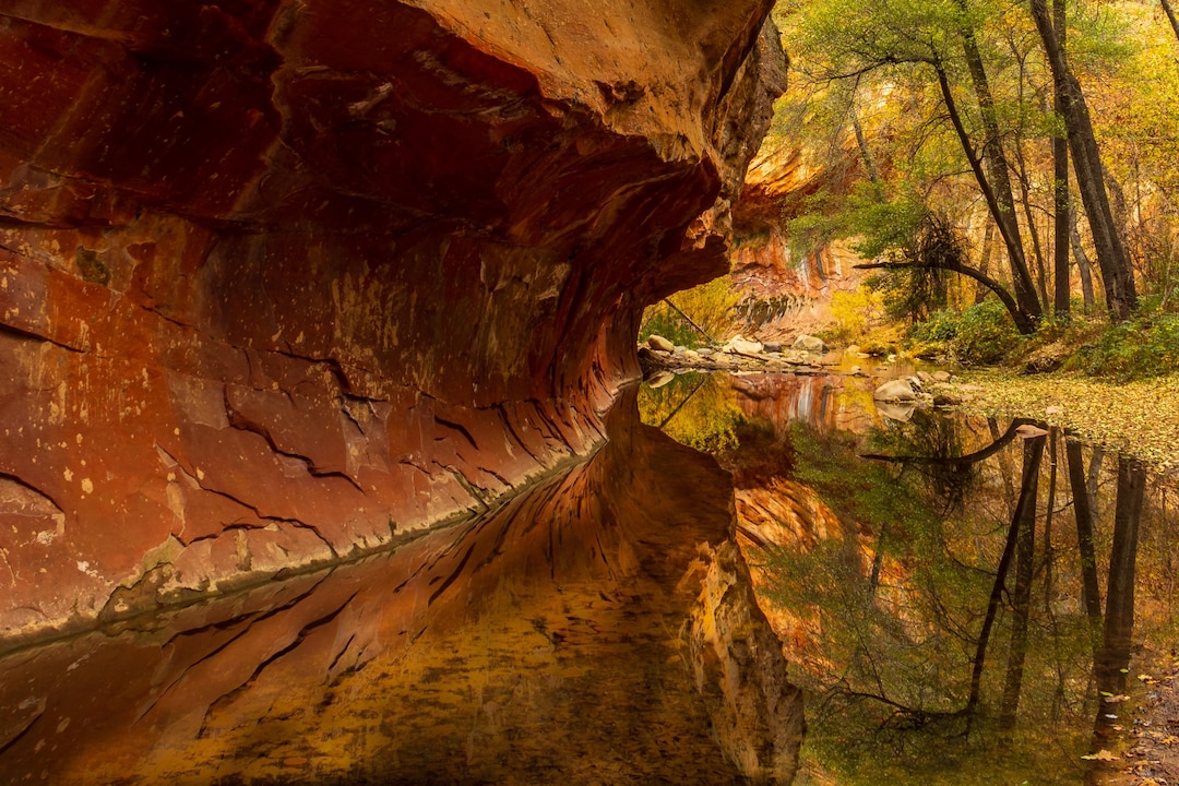 Reflection Cliff Over Water Horizontal, Mountains, Sedona, Arizona, Red ...