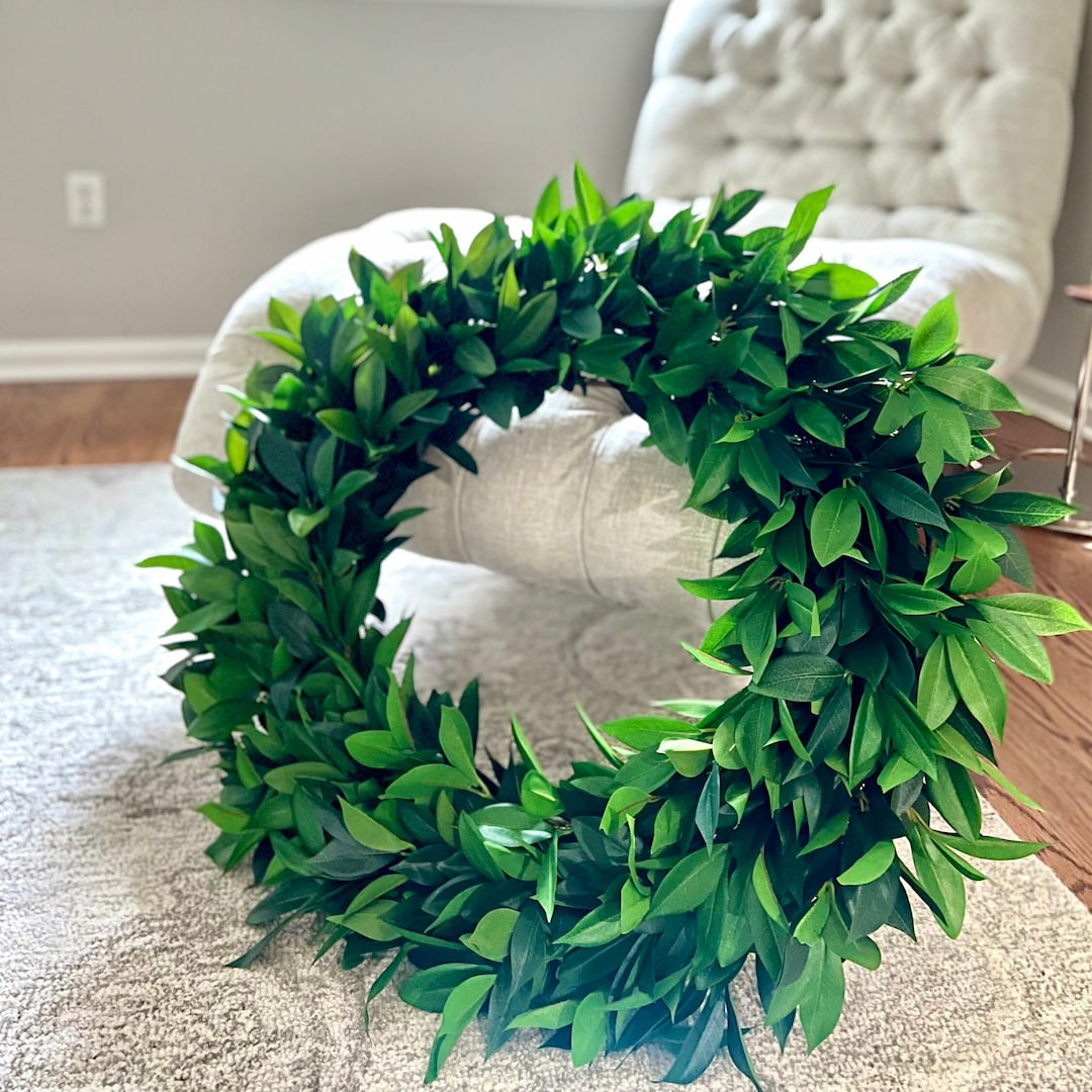 XL Year Round Greenery Wreath, Classic Laurel Wreath, Emerald Green ...