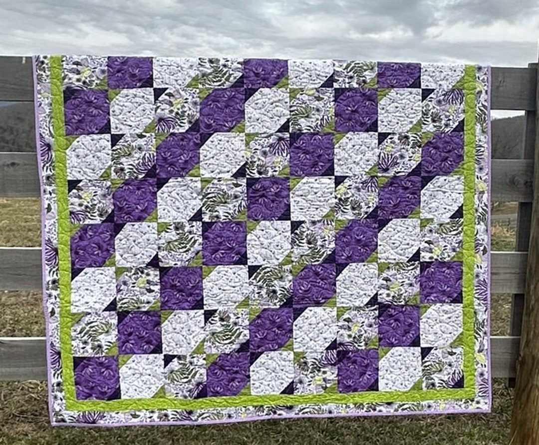 The Lilac Garden 59"x65" Quilt - Etsy