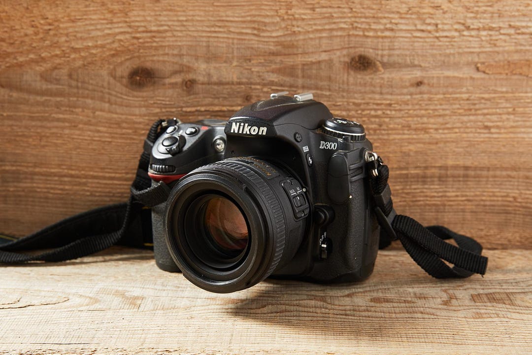 Nikon D300 - DSLR Digital Camera (with Nikon Nikkor 50mm F/1.4g Lens ...