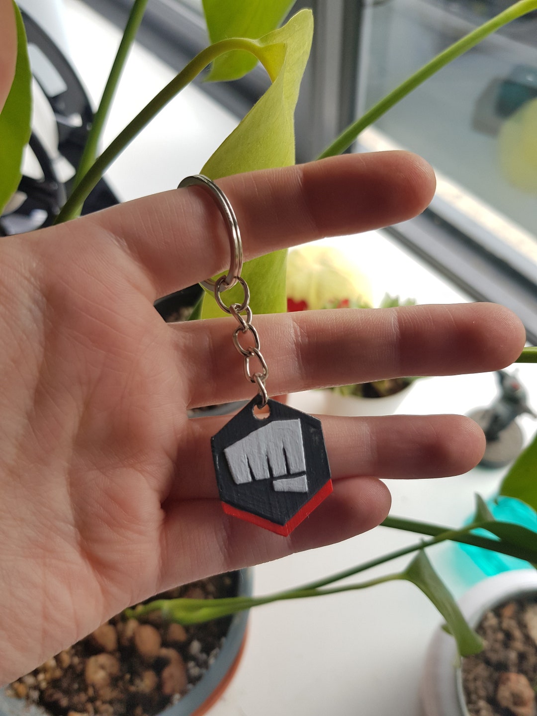 Riot Fist Bump Gun Buddy Keyring Valorant Gun Buddies - Etsy España