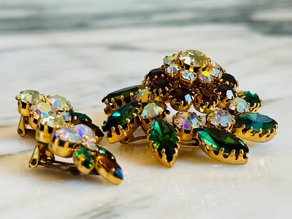 VINTAGE AUSTRIAN Dome Brooch & Clip Earring Set | Gre… - Gem