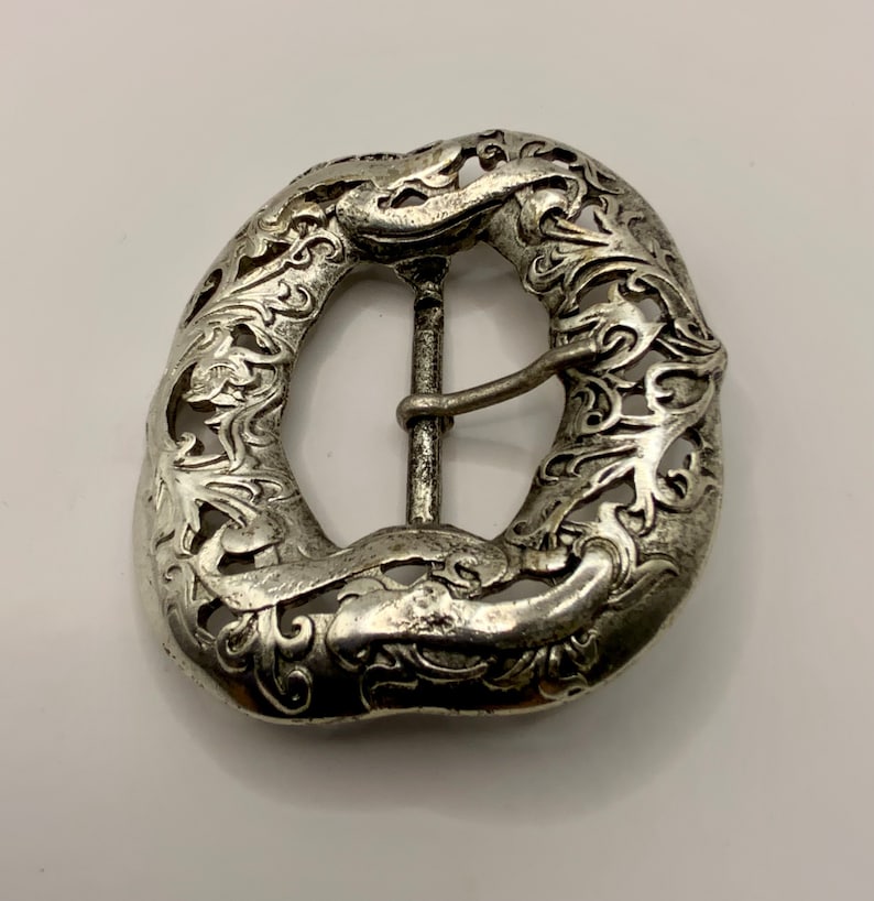 Crazy Unique Victorian Inspired Vintage Filigreed Art Deco Pattern ...