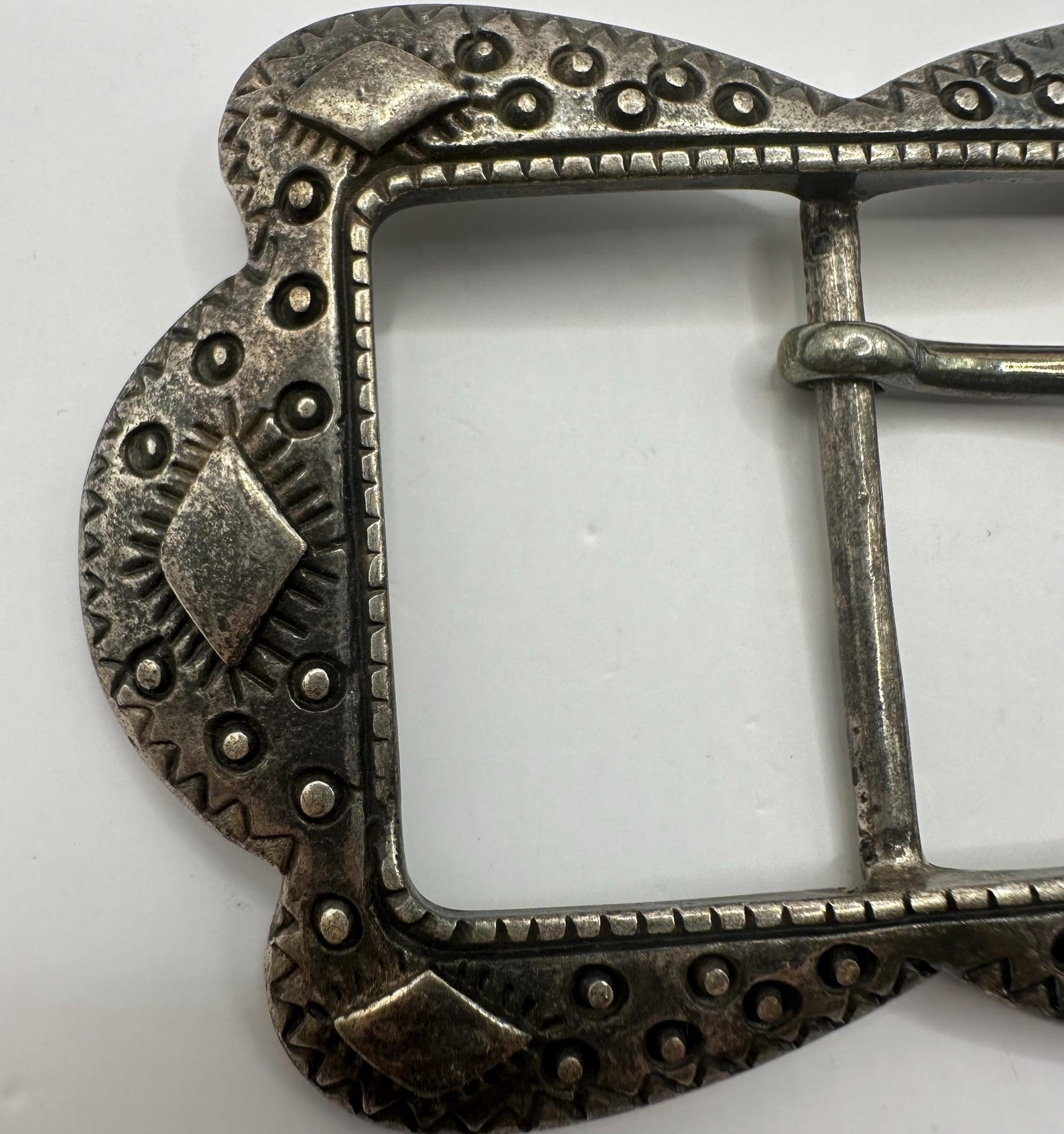 Unique Scalloped Vintage Interchangeable Centre Bar Belt Buckle Pattern ...