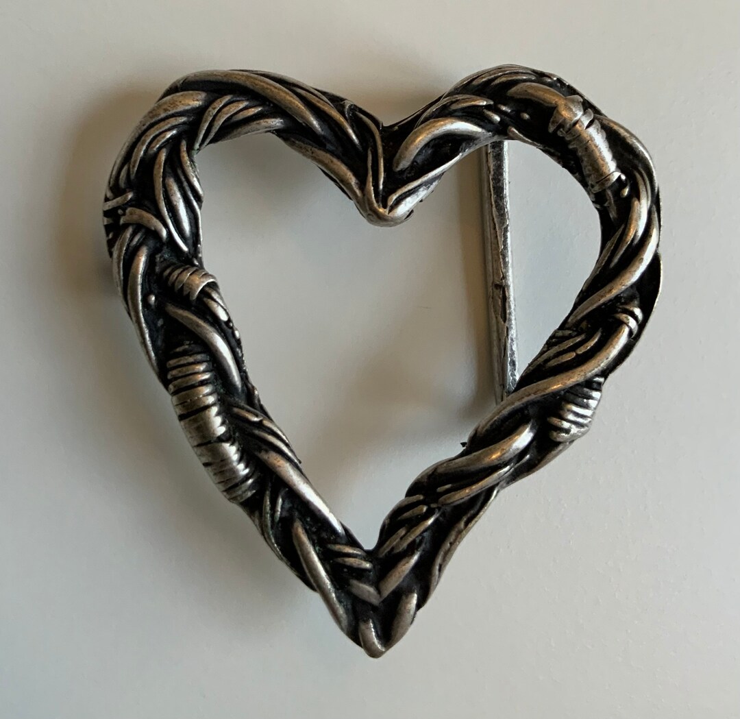 Barbed Wire Heart Cutout Belt Buckle Rare Unique Vintage Silver Plating ...