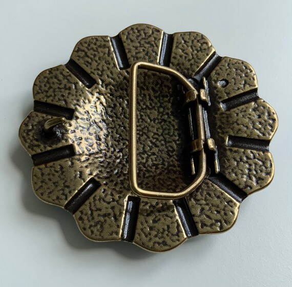 Floral Shaped Scalloped Belt Buckle with Hand Placed … - Gem