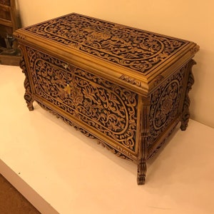 Hand Carved Storage Chest&box, Walnut Wood Trunk Coffee Table - Etsy