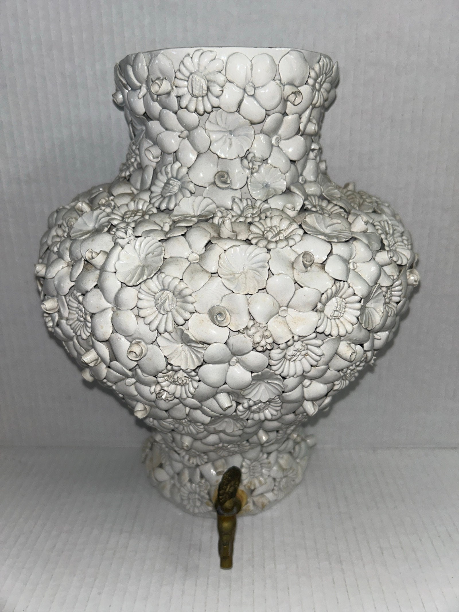 Vintage Italian Fiori Blanco Lavabo Wall Fountain Cistern C. 1950 Mid ...