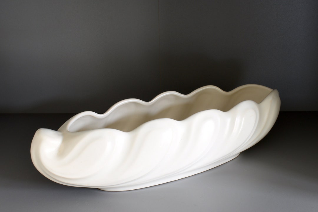 Shorter & Son Ltd White Mantle Vase, Satin Glaze, Large Scalloped Leaf ...