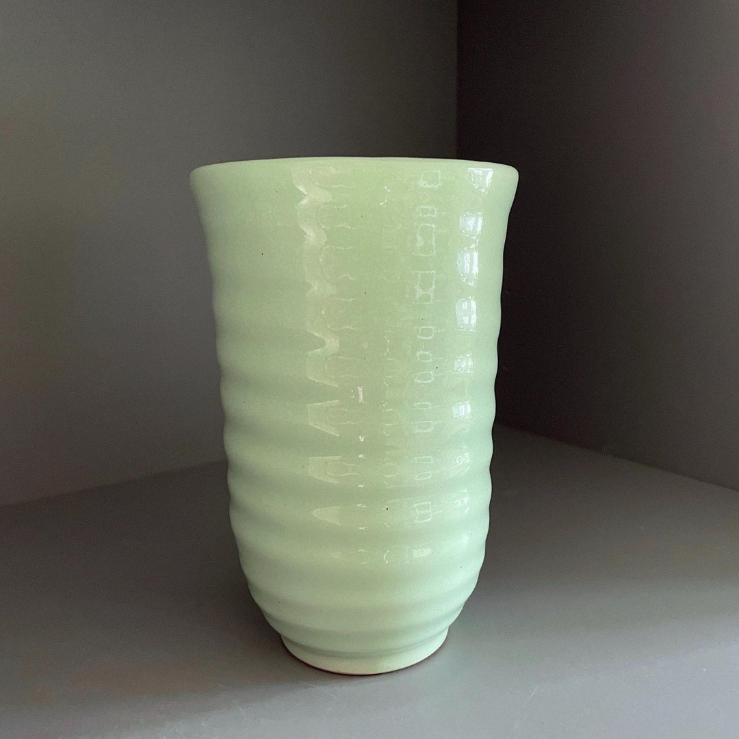 Bourne Denby Vase, Lime Cream / Pale Green Stoneware Vase, Sturdy ...