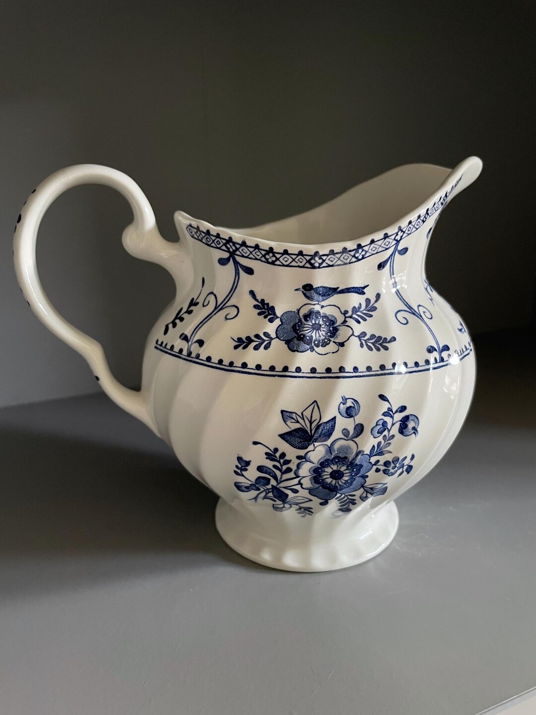 Johnson Bros Indies 2 Pint Pitcher: Vintage Blue and White Pottery Jug ...