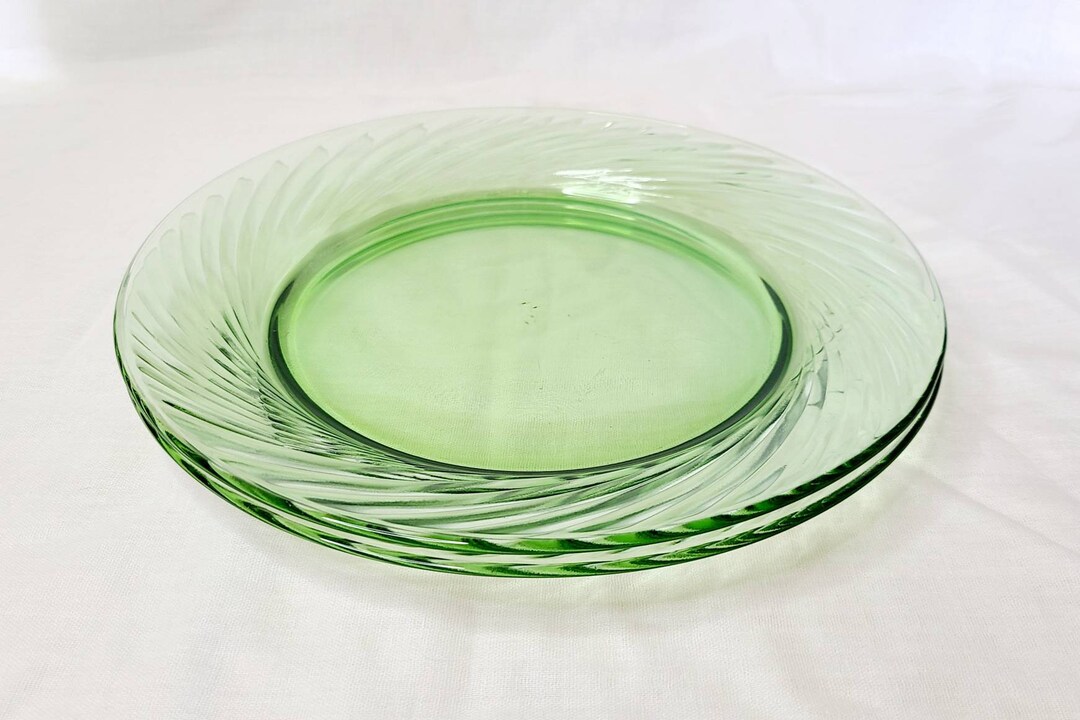 Pyrex Festiva Spring Green Swirl Glass Dinner Plates. Set of 2. Vintage ...