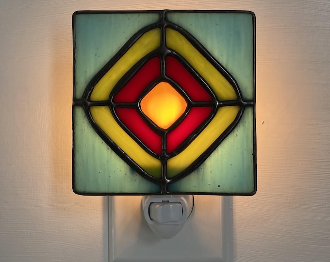 Art Deco Stained Glass Night Light – A Beautiful & Decorative Glass Art ...