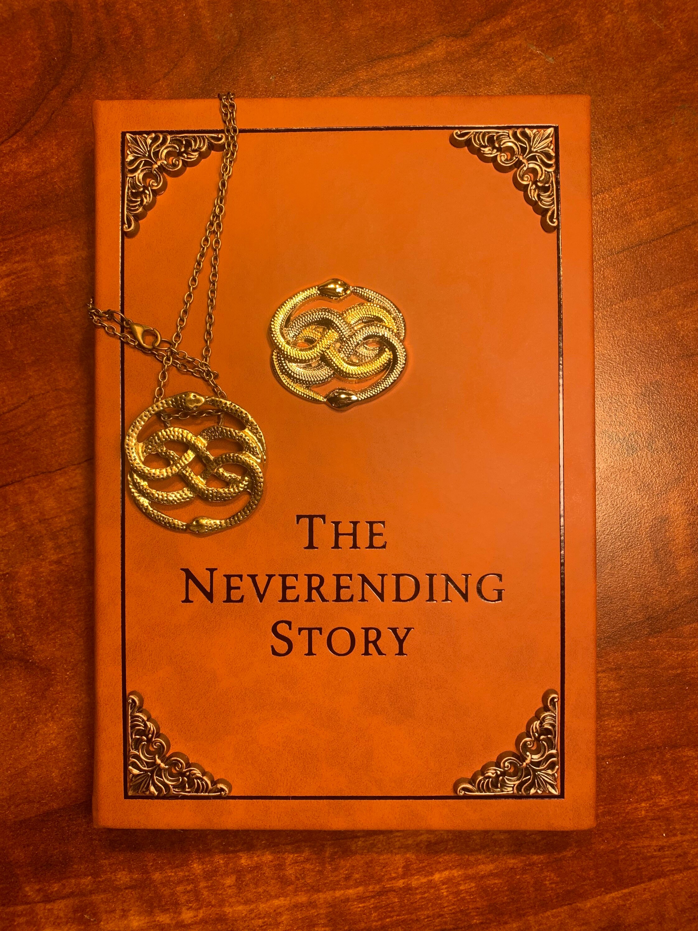 The Neverending Story Replica Leatherbound Copy With Atreyu s Pendant the-neverending-story-replica-leatherbound-copy-with-atreyu-s-pendant