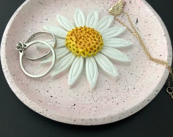 Daisy Dish | Etsy