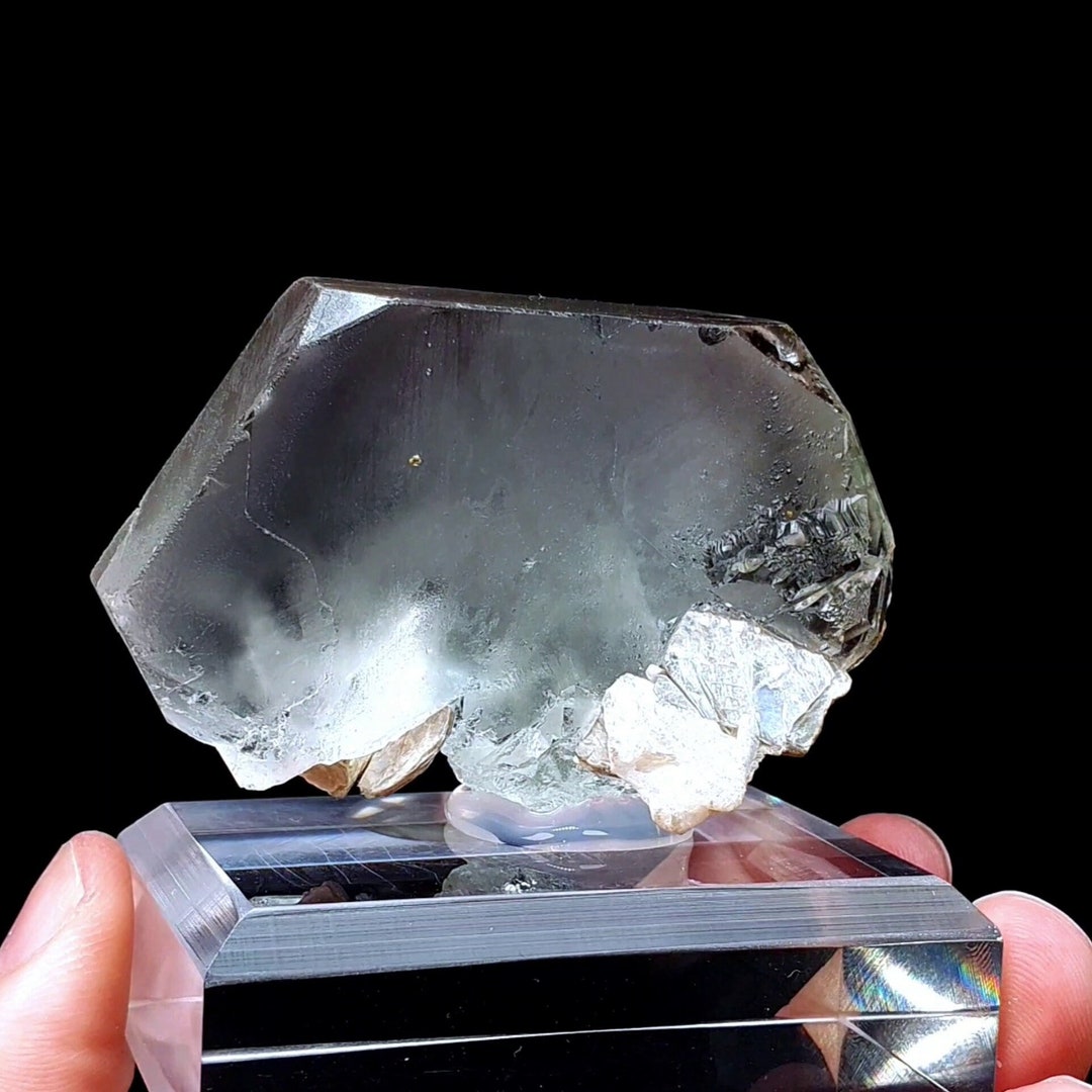 RARE Spinel-law Twin Fluorite From Chumar Bakhoor VIDEO - Etsy