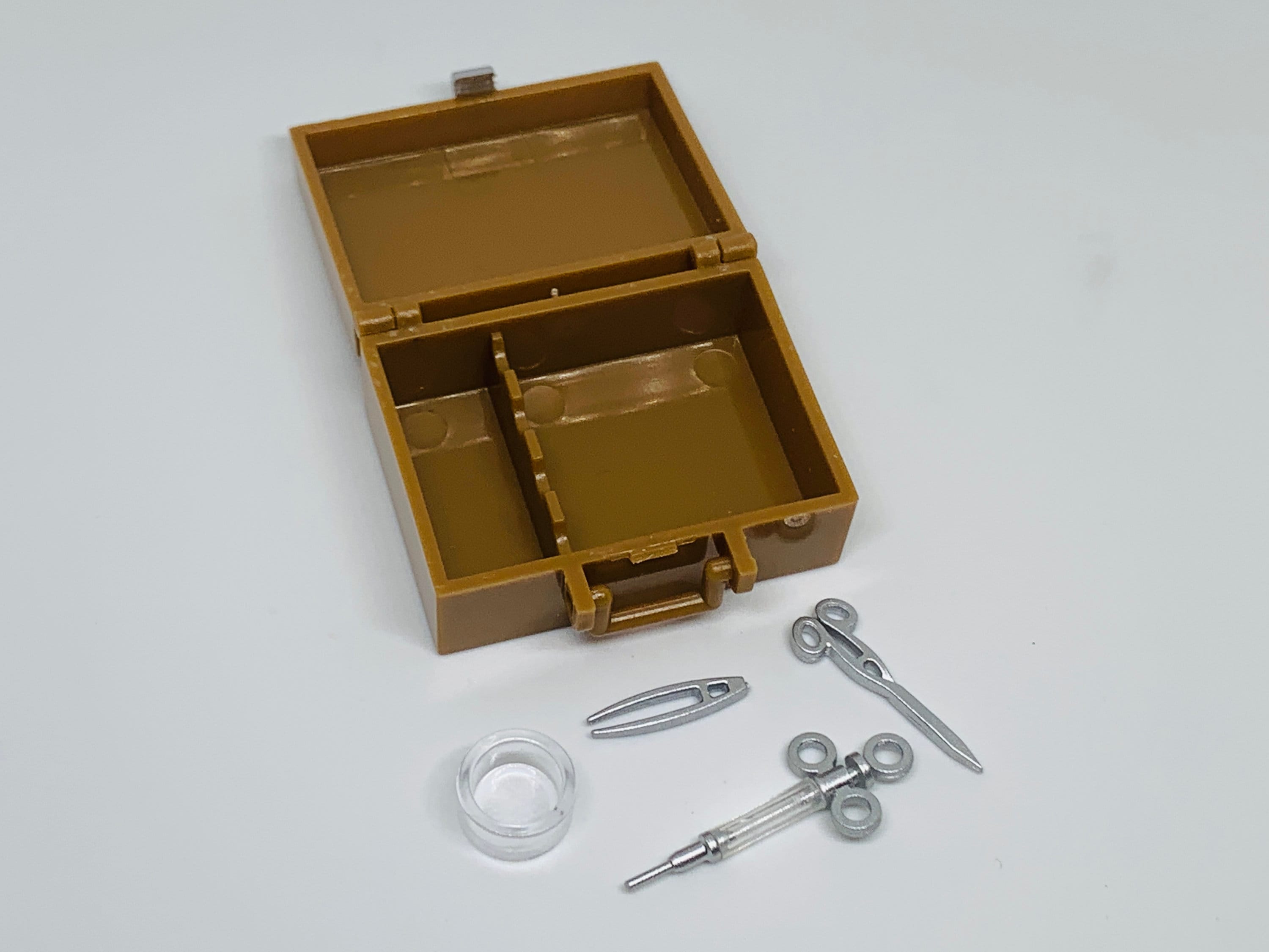 Dollhouse Miniature Collectable Toy J.dream Medical Box Kit stethoscope ...