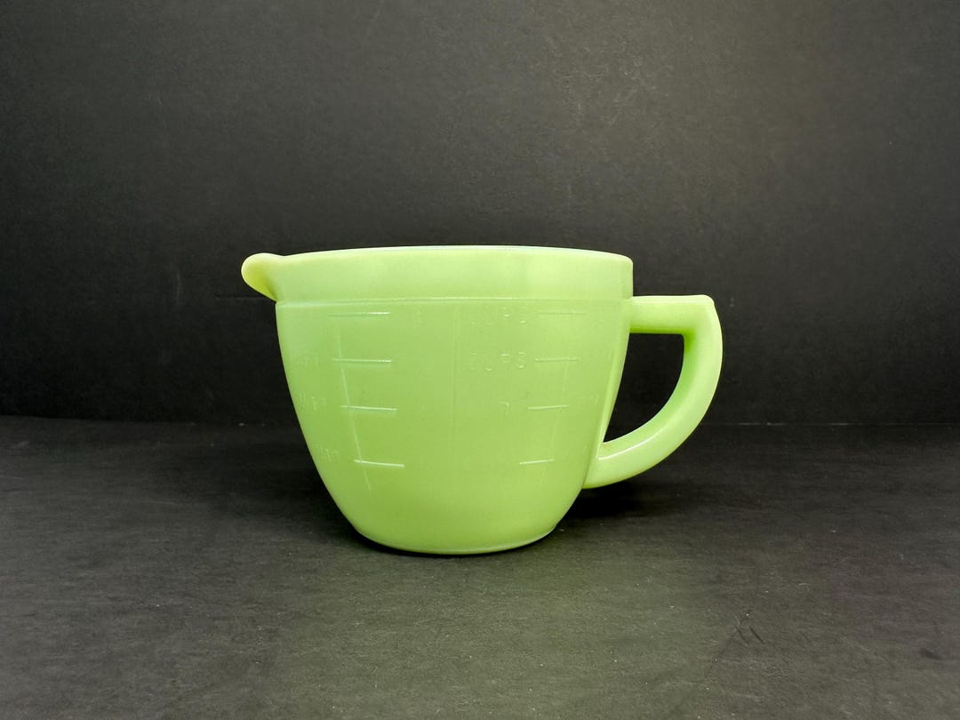 Vintage Jeannette Glass Uranium Jadeite 2-cup Measuring Pitcher – Glows ...