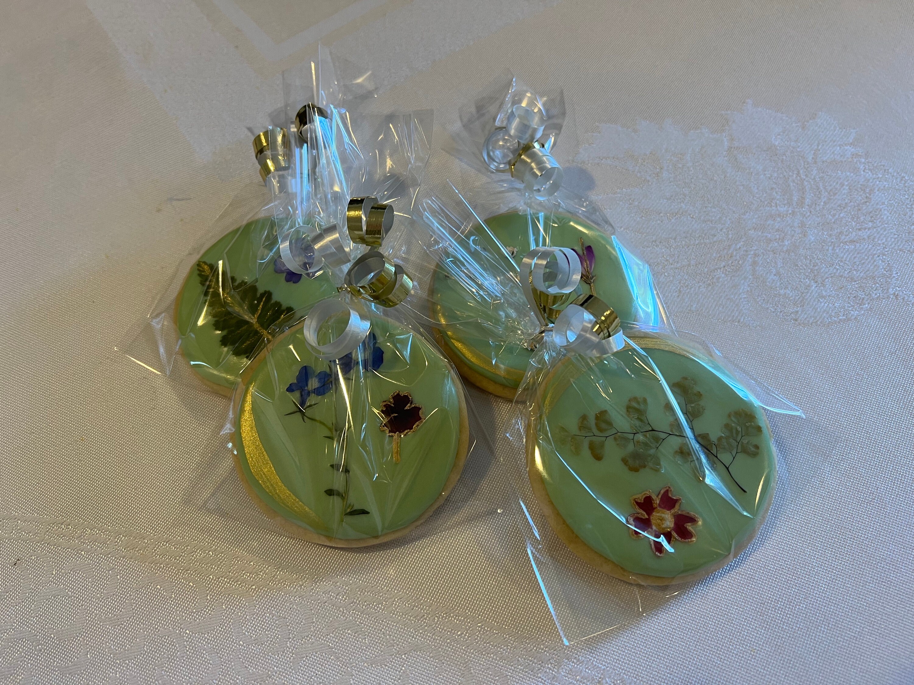 Gorgeous Pressed Flower Decorated Sugar Cookies With Gold - Etsy