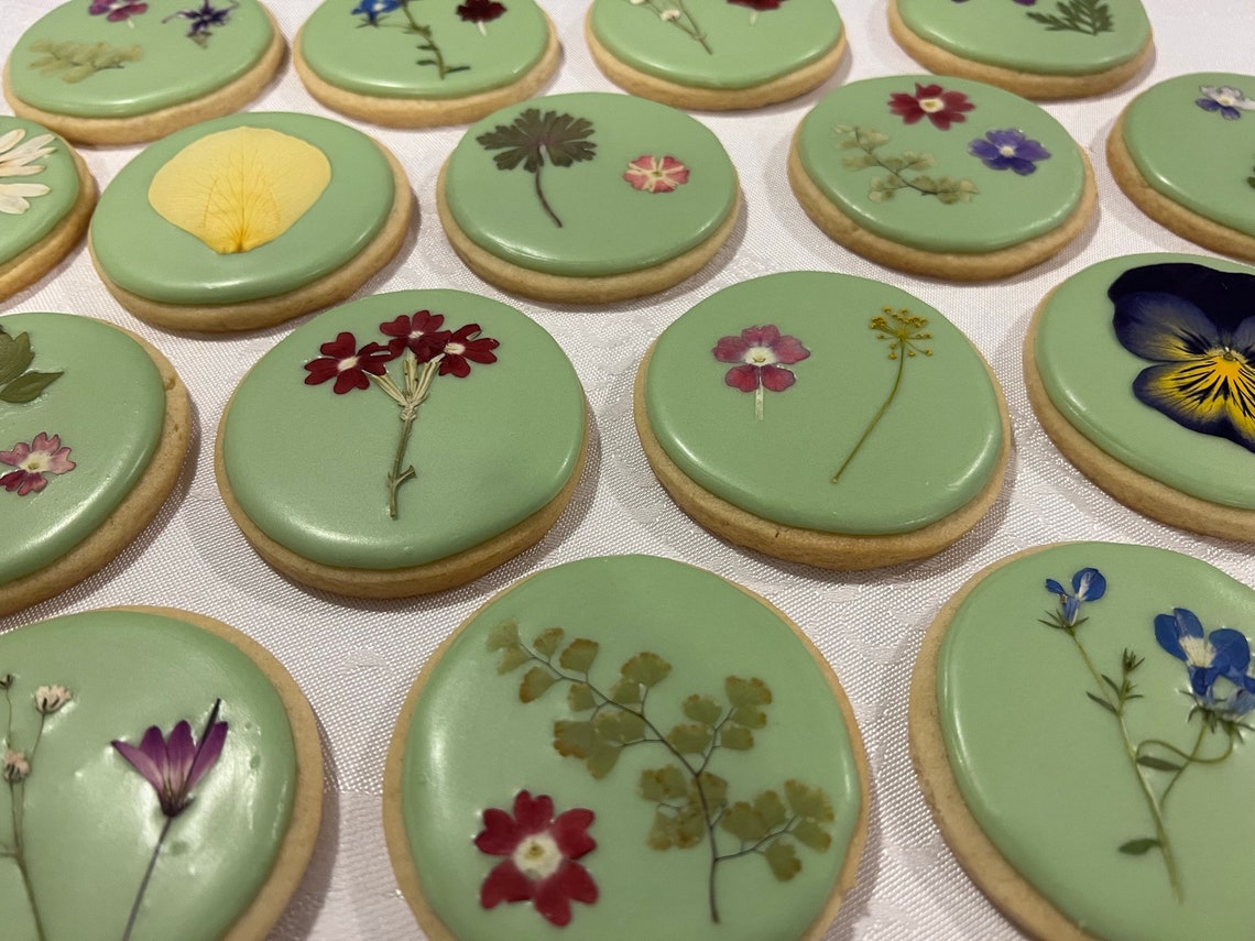 Gorgeous Pressed Flower Decorated Sugar Cookies Edible Flower - Etsy