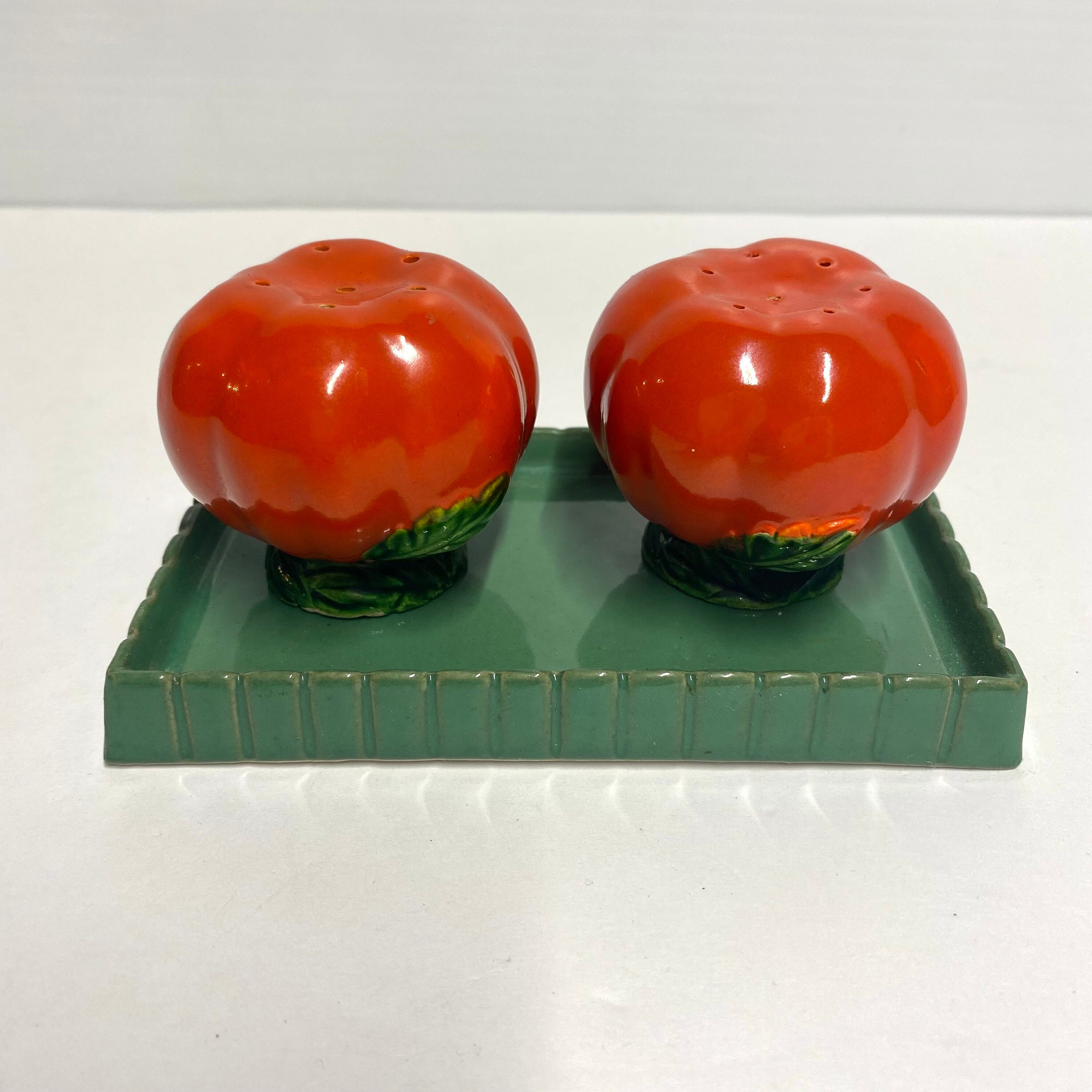 Dining & Serving Set of two vintage Maruhon Ware Tomato green plates ...