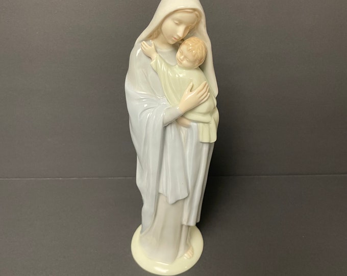 Vintage Porcelain Madonna Figurine Virgin Mary Light Blue and White ...