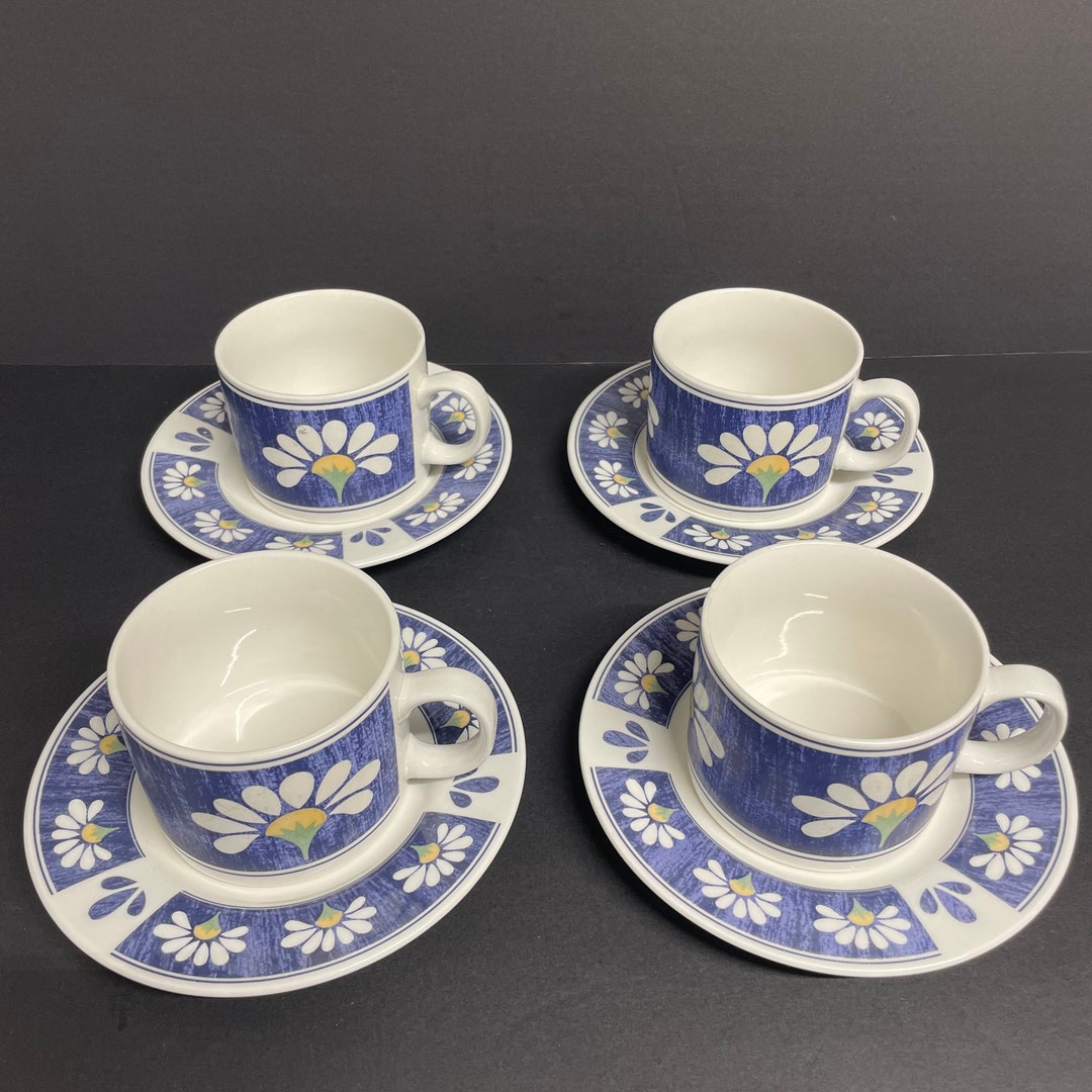Vintage Oneida Kitchen Tea Cups and Saucers Set of 4 in the Spring ...