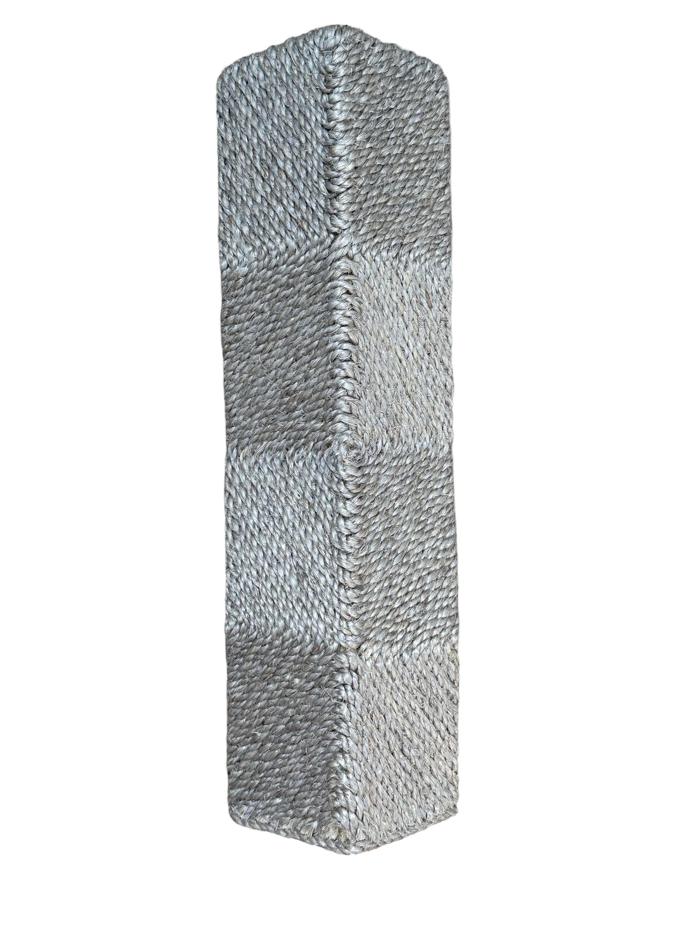 COUCH CORNER SCRATCHER Model : British Short Hair Light Gray Cat ...