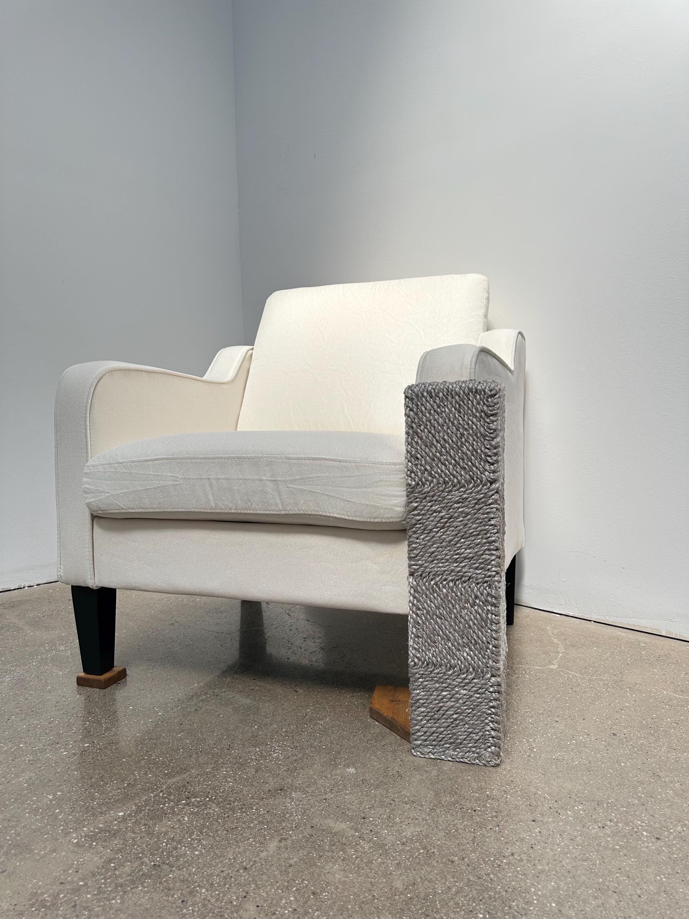 COUCH CORNER SCRATCHER Model : British Short Hair Light Gray Cat ...