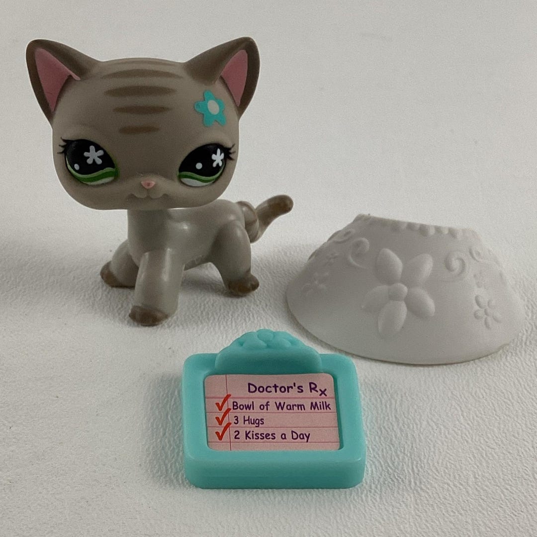 Littlest Pet Shop Cozy Care Center #483 Shorthair Cat LPS Animal Figure ...