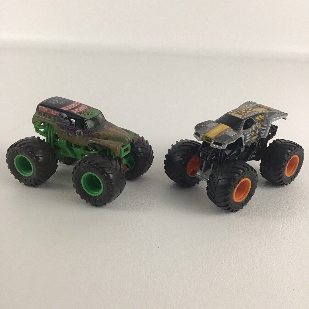 Hot Wheels Monster Jam Grave Digger Max-d Die Cast Vehicles 1:64 Scale ...