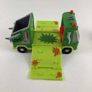 The Trash Pack Garbage Truck Vehicle Trashies Figures Garbage Can Moose ...