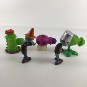 Plants VS Zombies Jumbo 3" 5" Figures Cactus Pea Shooter Fume Shroom ...