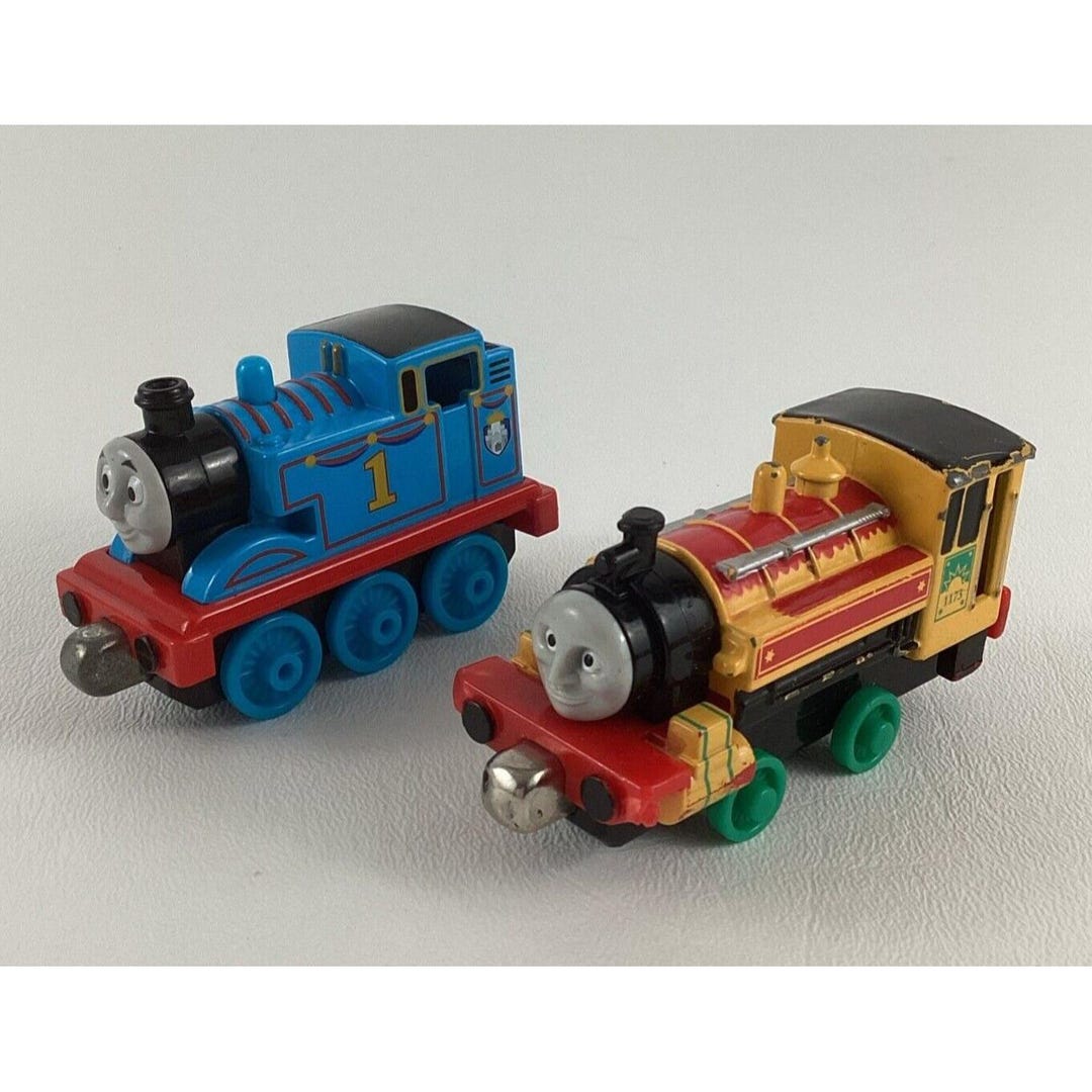 Thomas the Train & Friends Diecast Figure Tank Engine Victor Magnetic ...