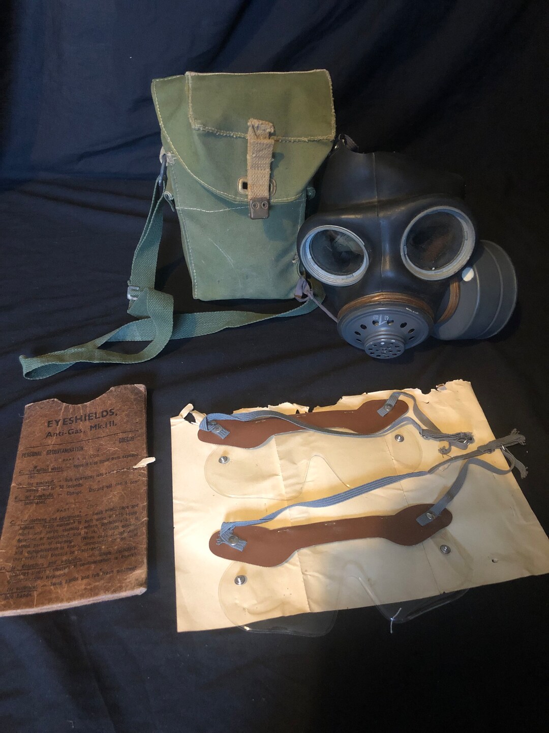 WW2 Field Gear British Army Gas Mask Original Bag and Eye Shields - Etsy