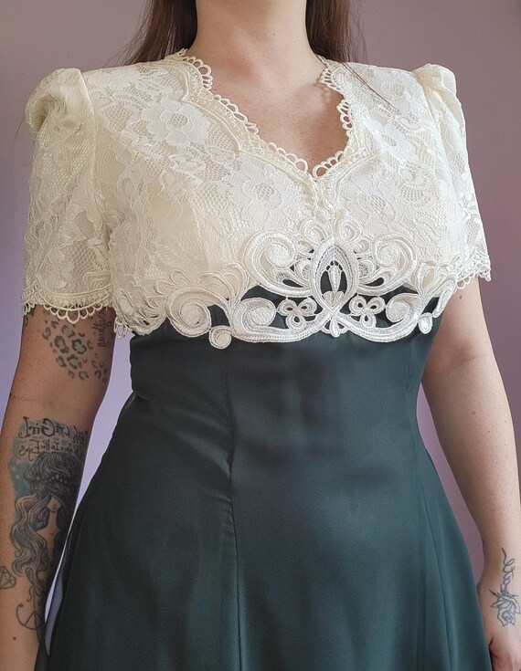 Union Labels Vintage 1990s Dark Green/ Lace Bust Form… - Gem