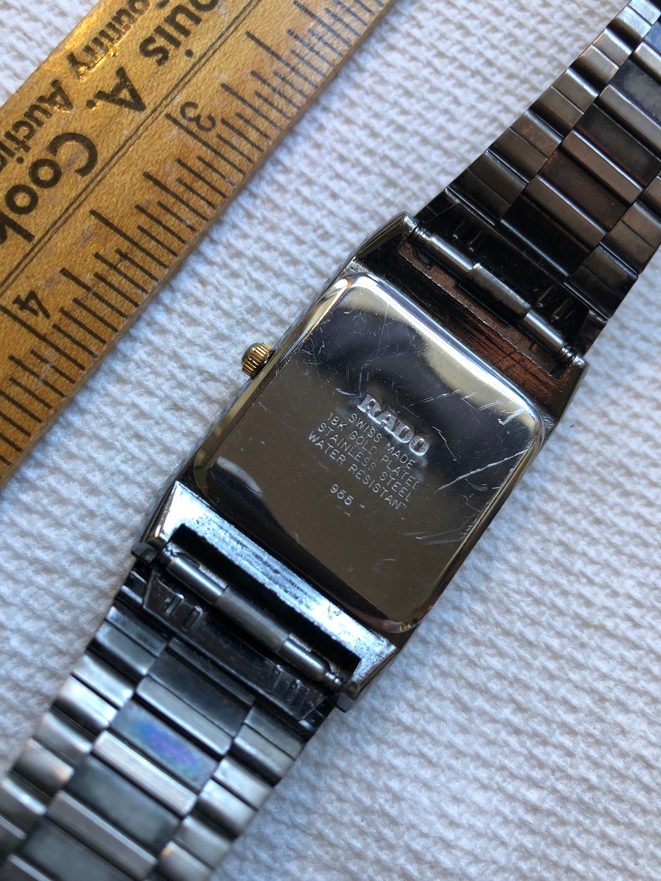 Magnificent Vintage Mens Luxury Watch Modernism Sleek Style New Battery ...