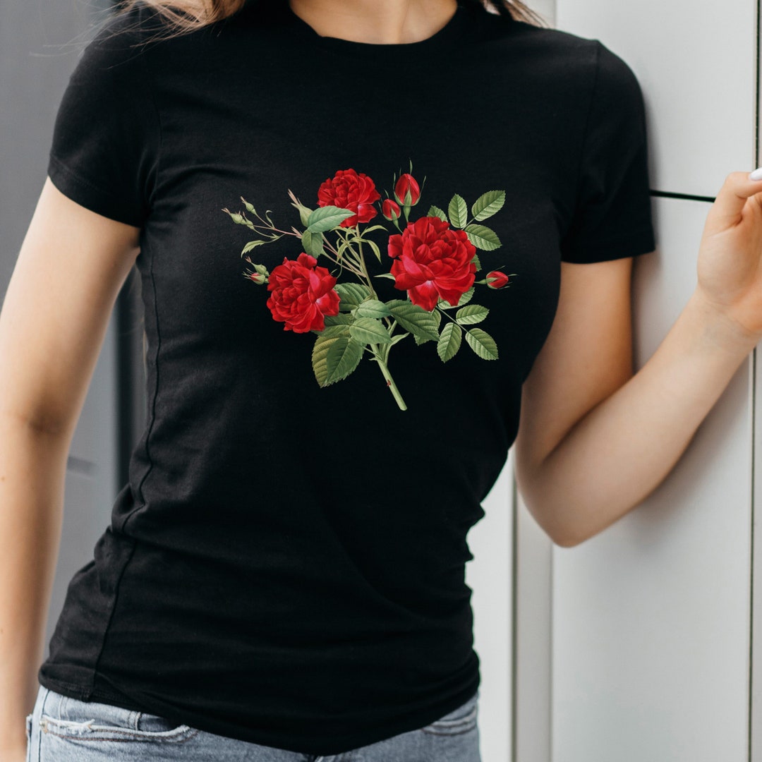 Red Roses in Bloom Floral Unisex T-shirt - Etsy