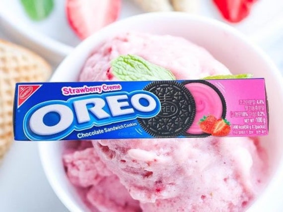 Strawberry Oreos