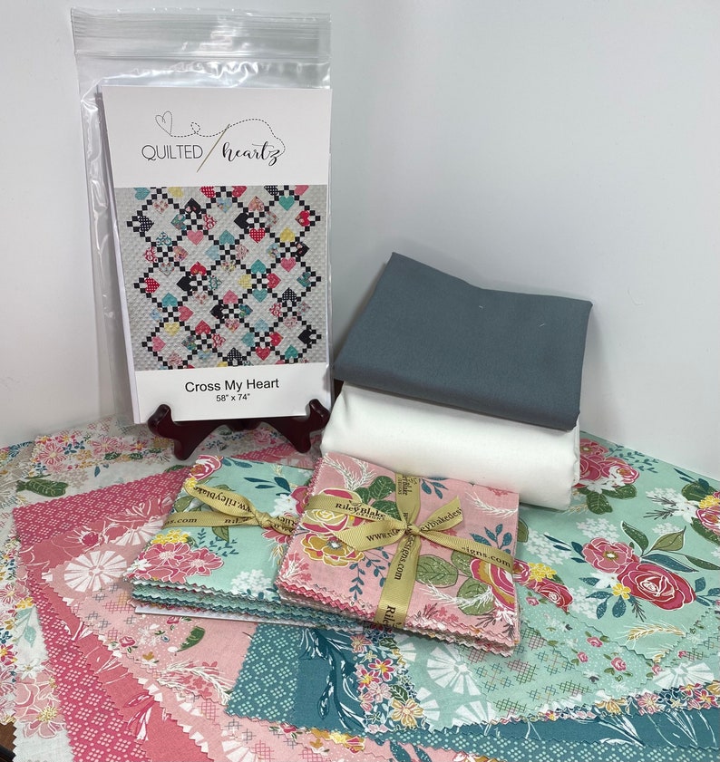 Cross My Heart Quilt Kit - Etsy