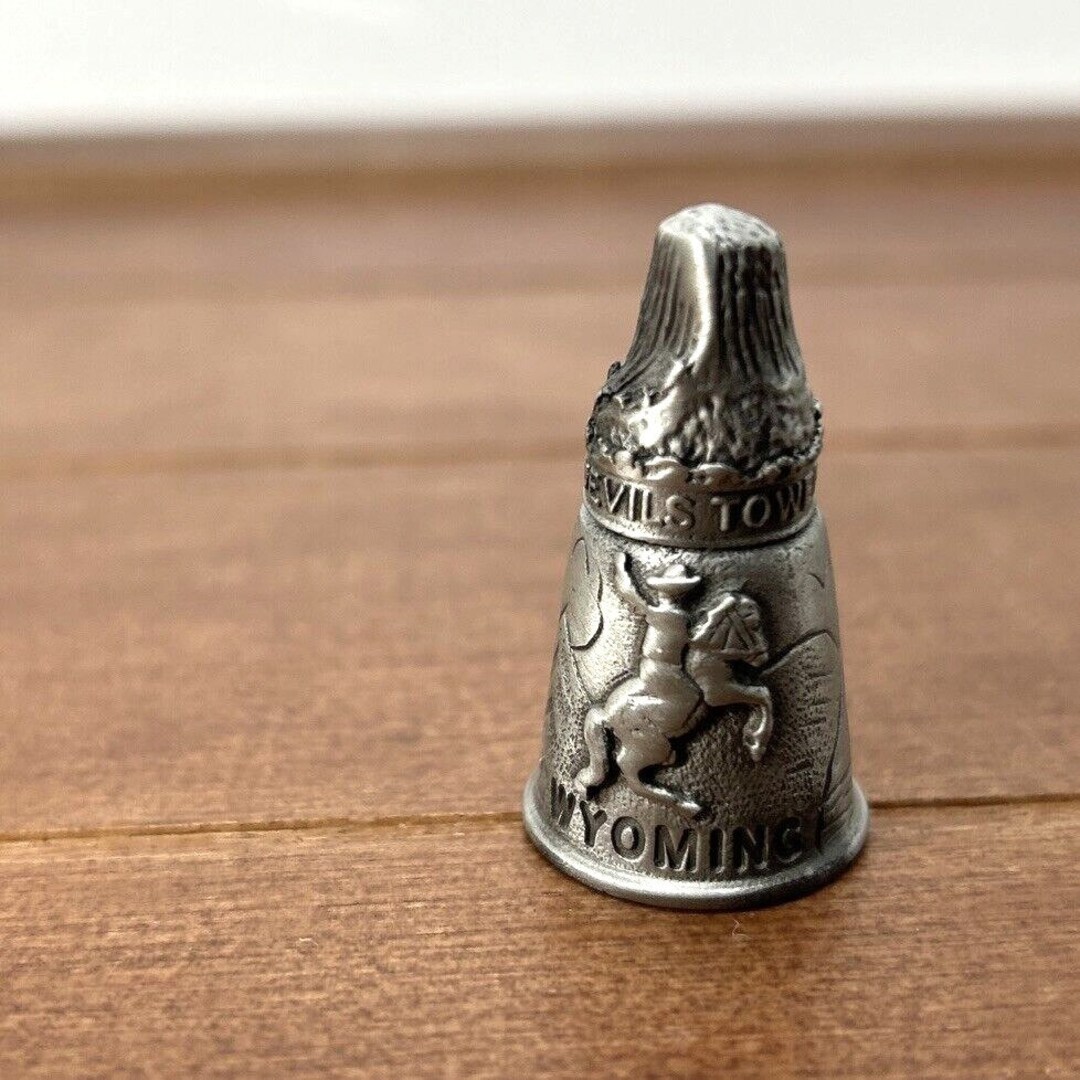 Vintage Wyoming Devils Tower Cowboy Metal Pewter Thimble, Collectible ...