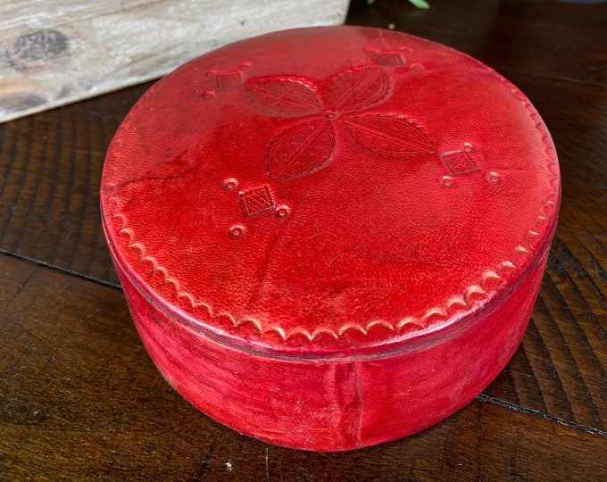 Red Round Tuareg Handicraft Leather Jewelry Box |made in Mali| Ethnic ...