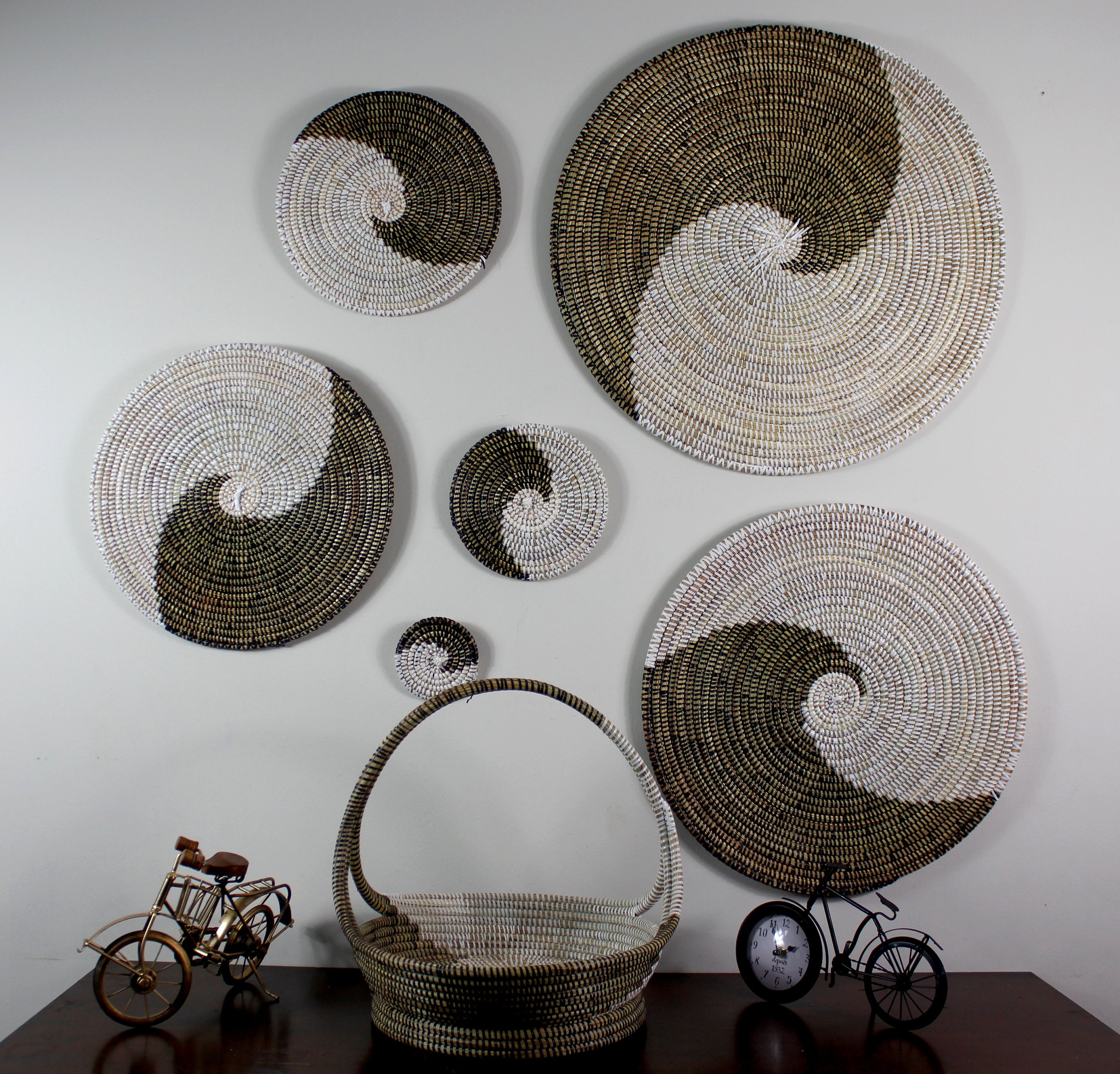 Black & White African Senegal Woven Round Pad for Wall Decor Set of 6 ...
