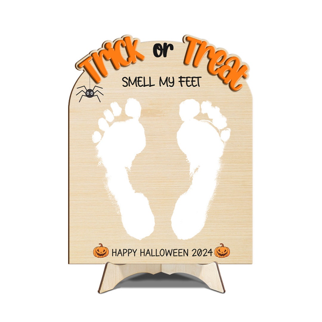 Trick or Treat Smell My Feet, Footprint Sign, DIY Halloween Footprint ...