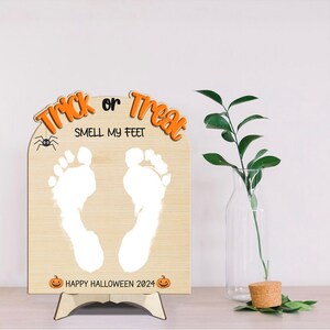 Trick or Treat Smell My Feet, Footprint Sign, DIY Halloween Footprint ...
