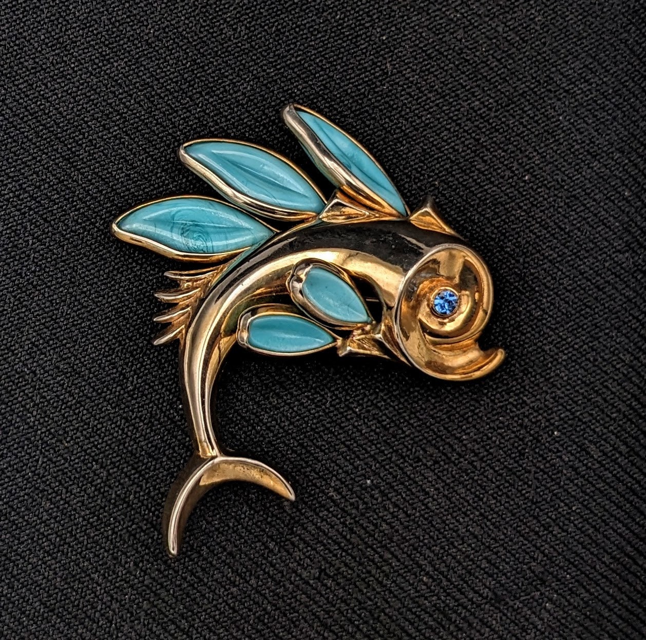 Vintage Trifari Alfred Philippe Poured Blue Glass Petalettes Fish ...