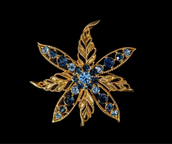 Vintage Lisner BROOCH 1960's Gold Tone Shades of Blue… - Gem