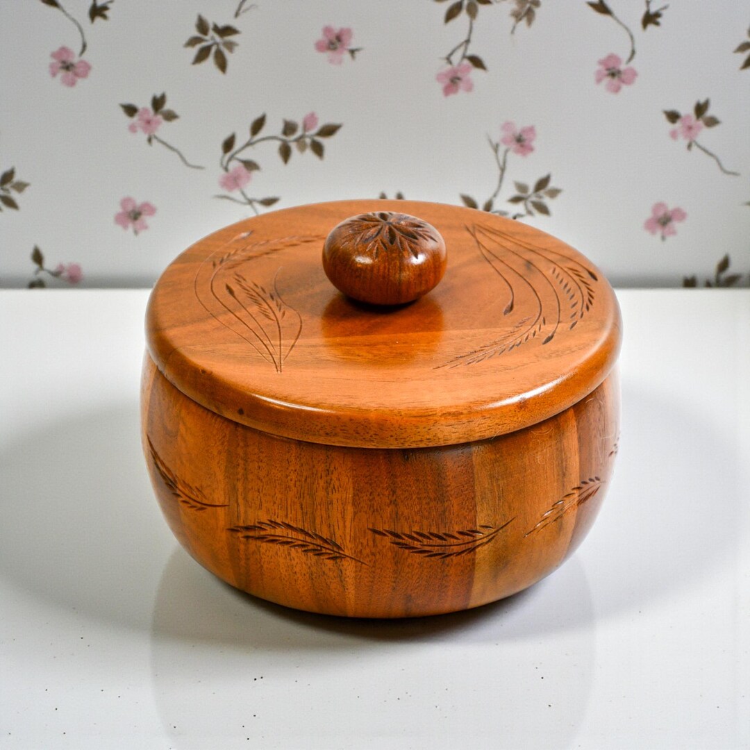 Handmade Round Wooden Lidded Box – Carved Wood Keepsake Box - Etsy