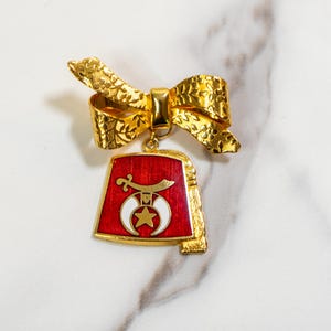 Vintage Ladies Shriner Fez Brooch Gold Tone Ribbon Bow With Red Enamel ...